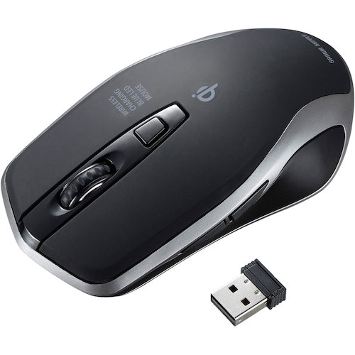 【特長】●Qiと専用ケーブルで充電できる充電式ワイヤレスマウスです。●赤色の光学式より感度の高い青色LEDを搭載し光沢感のあるデスク面でもマウスパッドなしでスムーズな操作が可能です。●鏡など光を反射する素材や、ガラスなど透明な素材の上でご使...