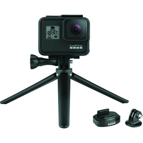 【特長】●トライポッドマウントまたはクイックリリーストライポッドマウントを使えば、GoProを標準的な三脚に簡単に取り付けられます。●GoProをフレームまたはハウジングに直接取り付けられる軽量のミニ三脚が付属します。【仕様】●品名：トライ...