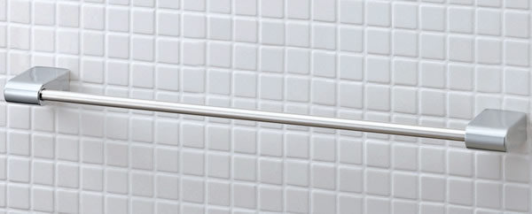 樹脂アクセサリーどんな空間にも溶け込む、すっきりシンプルデザインで統一された樹脂アクセサリーシリーズ。寸法：676×56×25(φ10)材質：〈ブラケットカバー〉ABS樹脂(Ni-Crメッキ)〈バー〉ステンレスご不在時の商品配達のご連絡のた...