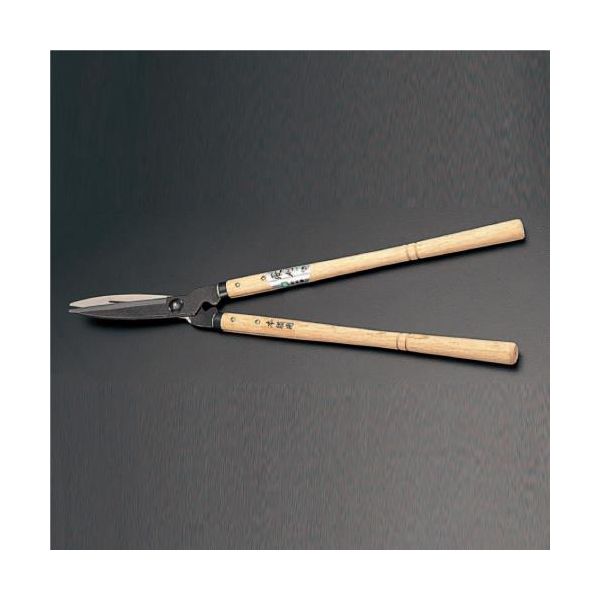 エスコメーカーお問い合わせ：06-6532-6226●プロ用刈込鋏です。●刃長…180mm●全長…670mm●重量…900g●刃材質…特殊刃物鋼●刃はケースに入っています。
