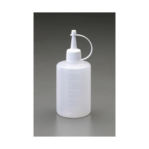 ●容量…50ml●目盛単位…10ml●サイズ…φ40×115mm●口径…15mm●ノズル長…50mm●ノズル先端内径…2mm●材質…ポリエチレン●目盛り付●横倒しになっても液漏れしない、ノズルキャップ付　