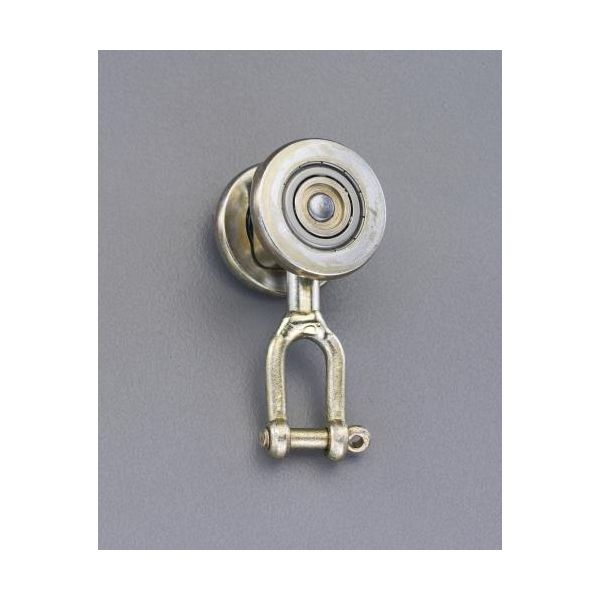 エスコメーカーお問い合わせ：06-6532-6226●車材質…スチール●シャックル内寸…15×25mm●シャックルは360°回転します。●ベアリング入りで耐久性に優れ円滑に回転します。●呼称…3号●サイズ…50×39×101(H)mm●耐荷...