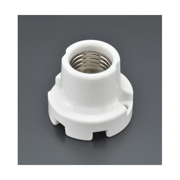 ●定格容量…6A・300V●磁器製●受金…E26●サイズ…φ57×49mm●取付ピッチ…47mm