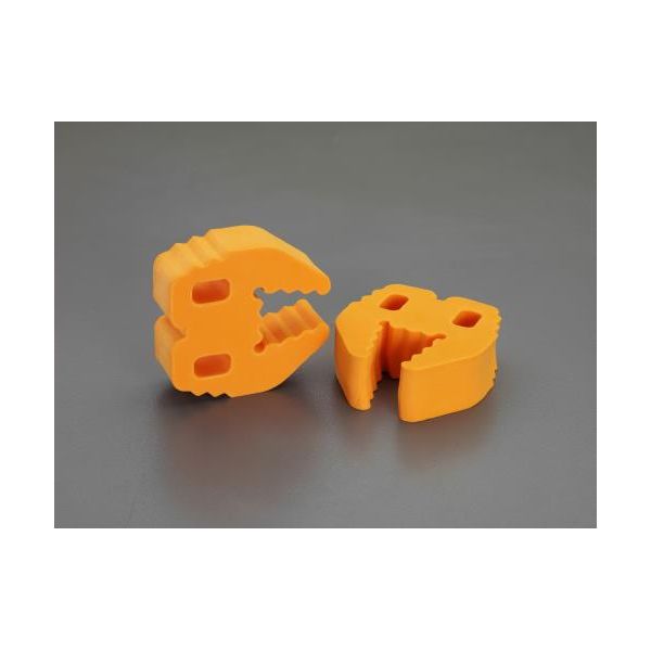 ●サイズ…113(W)×108(D)×40(H)mm●材質…ポリエチレン●脚立や足場台の接触や転倒による傷つきを軽減します。●入数…2個