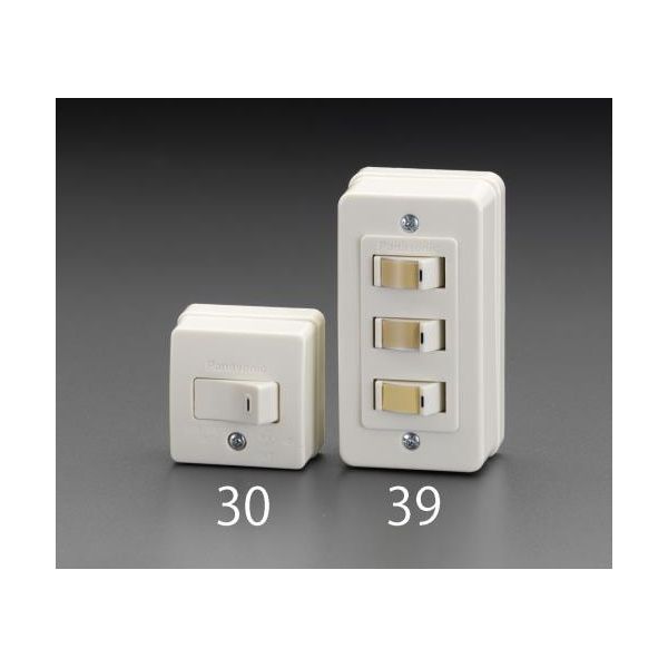 エスコメーカーお問い合わせ：06-6532-6226●定格容量…10A　300V●片切タイプ●巻締端子式●スイッチ…3個●適用電線…IV：2mm2、3.5mm2VVF：φ1.6、φ2mm●サイズ…52×95×35.9（D）mm