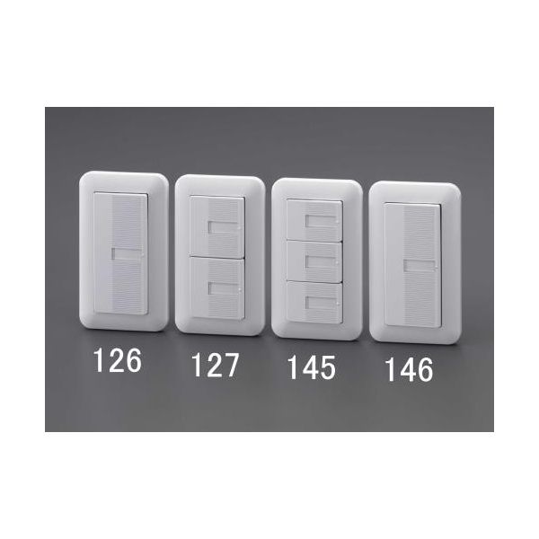 エスコメーカーお問い合わせ：06-6532-6226●型式…WTP50613WP●定格容量…15A・300V●サイズ…70(W)×32.7(D)×120(H)mm●スイッチ…3個●仕様…片切