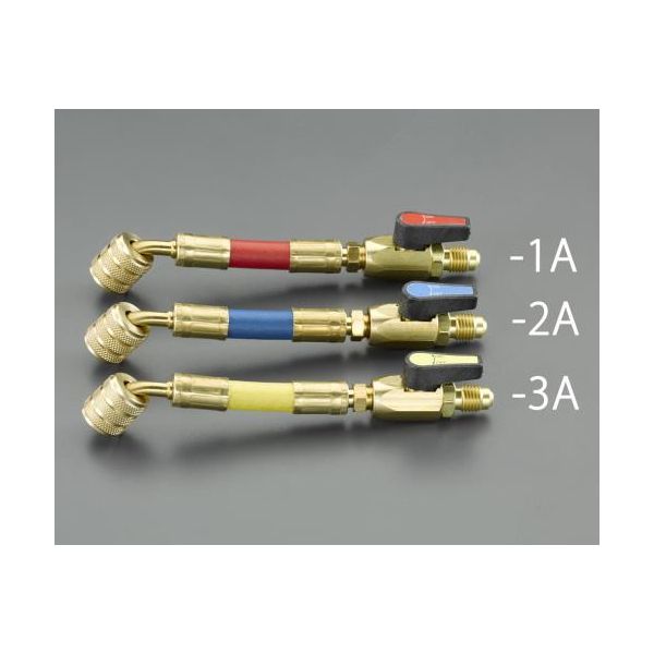 エスコメーカーお問い合わせ：06-6532-6226●ねじサイズ…1/4”オス×5/16”メス(ローレット)●全長…150mm●常温圧力…3.0MPa●カラー…赤●入数…1本●冷媒の吹き出しを最小限に抑えます。●R410Aの回収時等に使用す...