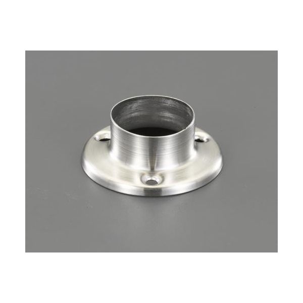 エスコメーカーお問い合わせ：06-6532-6226●材質…SUS304●穴径…φ3.5mm●サイズ(mm)…適用パイプ：25プレート：45●木ねじ付●ヘアーライン仕上げ(つやを消し、金属的な質感が強調されている為、高級感があります。)