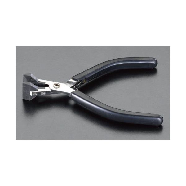 エスコメーカーお問い合わせ：06-6532-6226●全長…130mm●先端幅…23mm●先端…樹脂製●ICチップの足ピンをまっすぐに伸ばします。