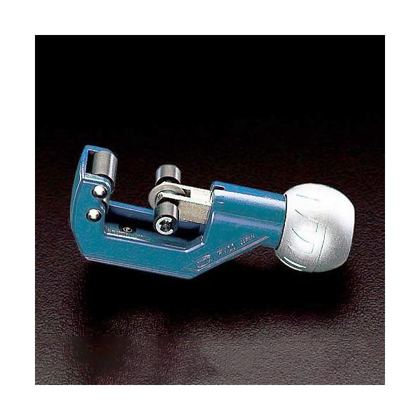 エスコメーカーお問い合わせ：06-6532-6226●全長…126mm●重量…300g●適用…ガス配管用ステンレスフレキ管：呼び8A〜20A　給水給湯用ステンレスフレキ管：呼び13、20 (スパイラル形状を除く)