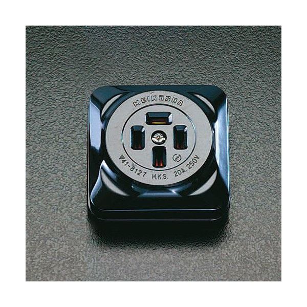 エスコメーカーお問い合わせ：06-6532-6226●サイズ(mm)…70×70×33●RoHS対応品●定格容量…20A　250V●極数…接地3P