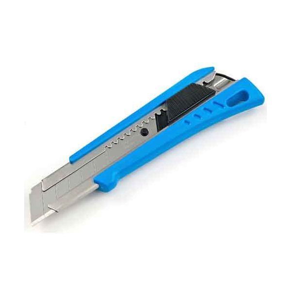 【商品説明】【用途】超厚物切断用カッター。【機能・特徴】オートロック式（ロック力25キロ）です。J型刃（0．65mm厚×22mm幅）を使用しています。頑丈な0．8mm厚ブレードホルダーを採用しています。ボディ内に2枚の替刃を内蔵できます。【...