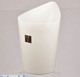 &nbsp; パール金属 &nbsp; 0256-35-3113 パール金属の商品は、メーカーの都合により納期確定に、ご注文後約5日かかります。●ダストボックス●お部屋の角にぴったりフィット●製品サイズ（約）／幅195×奥行220×高さ30...