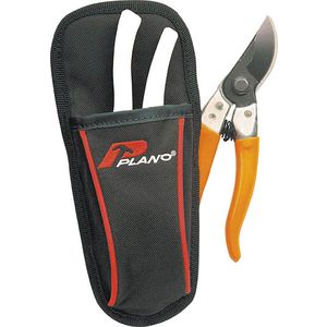 耐久性のある素材を使用したプライヤーホルダーほとんどのプライヤーやハサミを収納することができます。ユニバーサルクリップを採用し、あらゆるベルトに装着可能です。　