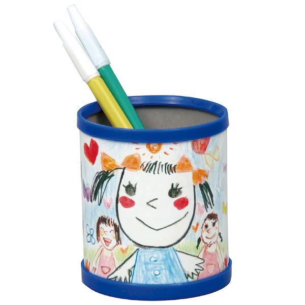 【商品説明】●絵を描いてオリジナルのペン立てがつくれる工作キットです。付属の画紙に自由に描き、組み立てるだけで実用的なペン立てが完成します。道具を使わず簡単に組み立てられるので、初めての工作にも安心して取り組めます。敬老の日や母の日、父の日...