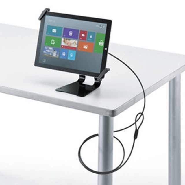 サンワサプライメーカーお問い合わせ：03-5763-0011●10〜13インチまでのタブレットに取付けて、盗難から防止します。(厚み12mm、対角線長さ275〜390mm対応)。●長さは約2mm間隔で調整でき、本体を伸ばした状態から縮めるこ...