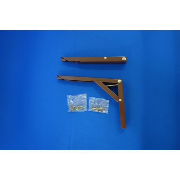 【商品説明】●ワンタッチで折りたたみ可能な棚受金具です。ワンタッチで折りたためるので、テーブルや棚受けをかんたんに開閉できます。金具の寸法はたったの14mmだから、すっきり収納！●材 質／鋼板●仕上：茶●サイズ：200mm●付属ビス：トラス...