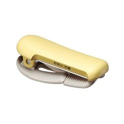 コクヨメーカーお問い合わせ：0120-201-594【商品説明】はさむだけでテープにセットできるテープカッター。簡単に付け替え出来るので複数のマスキングテープに使えて便利です。コード：6472−8100。●材質：本体：R−ABS・R−POM...