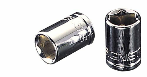 ●ミラー仕上げのメッキが美しいスタンダードソケット。●ボルト・ナットを傷めない面接触タイプ。●サイズ(mm)：21●差込角(DR)：3/8●ソケット外径(b1先端部；mm)：28●ソケット外径(b2差込部；mm)：28●ソケット深さ(e；m...