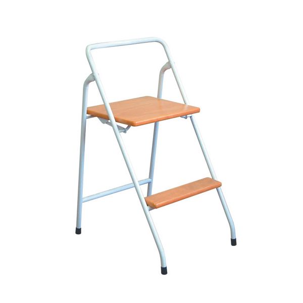 【商品説明】●ハイステップチェア。●サイズW×D×H×SH(mm)：430×520×795×545●折りたたみ時W×D×H(mm)：430×100×930●素材：座面/天然木、フレーム/スチール●重量(kg)：5.2●耐荷重(kg)：80●...