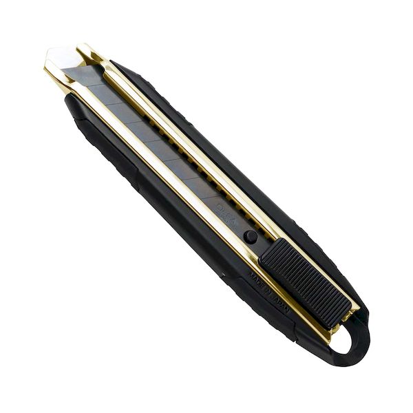 【商品説明】●アルミダイキャストの強靭ボディで強度アップ。●ワンタッチで刃が出せしっかりロックするオートロックスライダー。●エラストマト強化ポリプロピレンのダブルインジェクション成型。●頑丈な全面焼き入れのステンレスホルダー。●切れ味重視の...