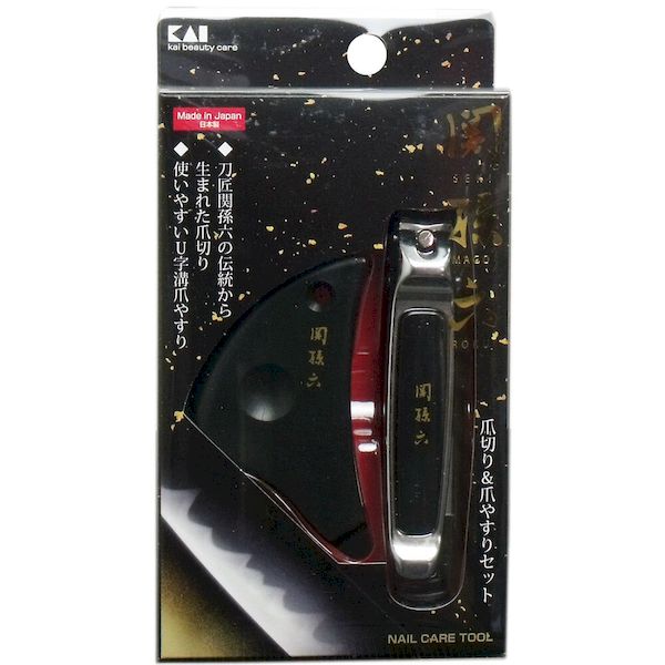 シャープな切れ味！使いやすいU字溝爪ヤスリ！＜ツメキリ＞●ヤスリ面はなめらかなヤスリ掛けができ、ツメも形よく仕上げることができるエッチング加工です。●切った爪が飛び散らず、爪が切りやすい側面Uカットのストッパーケース付です。＜ツメヤスリ＞●...
