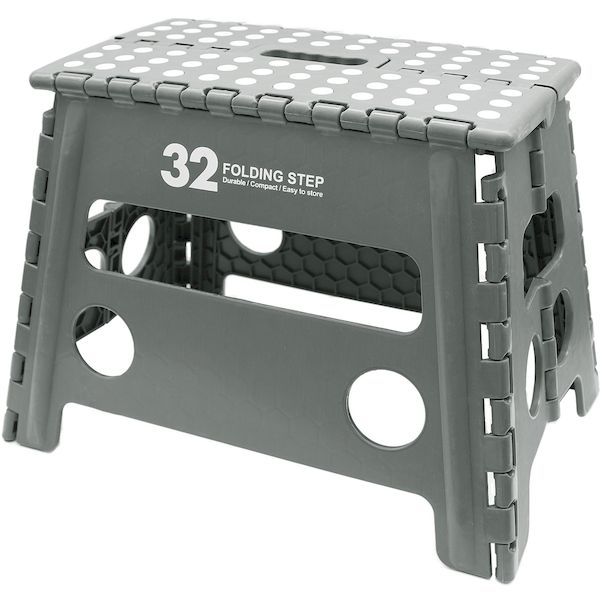 【商品説明】●使いやすさが大人気の折り畳み式踏み台「セノ・ビー」シリーズに新しくLGシリーズが登場。●耐荷重なんと150kg（LG22）※。成人男性でも安心してご使用いただけます。●今までの踏み台とは違うカッコいいデザインだから作業時でも気...