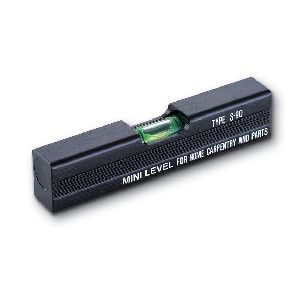 &nbsp; 新潟精機 &nbsp; 0256-31-5660 タイプアルミストレート全長90mm高さ20mm厚み14mm感度0.5mm/m精度±1.50mm/m質量50g用途水平測定、建設工事、機械の据え付け等の水平出しに。材質アクリル樹...