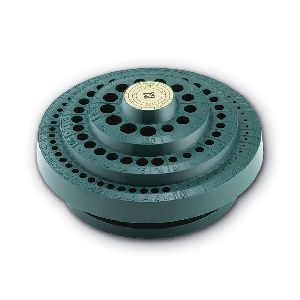 &nbsp; 新潟精機 &nbsp; 0256-31-5660 タイプ回転式製品寸法直径180×高さ82mm質量300g用途鉄工ドリル錐の収納用材質プラスチック特長サイズ表示があるので整理・整頓が楽で見やすい。回転式で取り出し、収納が容易です。　