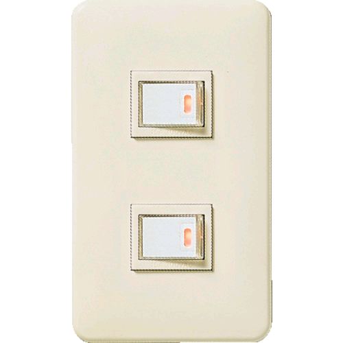 【商品説明】【特長】●片切タイプの埋込ほたるスイッチBです。【仕様】●スイッチ数：2●定格：15A 100V●幅(mm)：70●長さ(mm)：120●厚さ(mm)：44.5●色：ミルキーホワイト【仕様2】●ネームカバー付●モダンプレート付