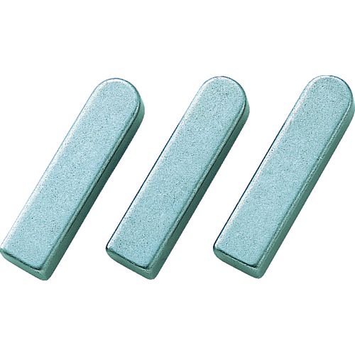 【特長】●機械構造用炭素鋼（S50C）冷間引抜材を使用しているので強度に優れたマシンキーです。【用途】●モーター、減速機、ポンプなどの動力伝達部。【仕様】●幅(mm)：7●高さ(mm)：7●長さ(mm)：25●寸法公差：JIS B 1301...