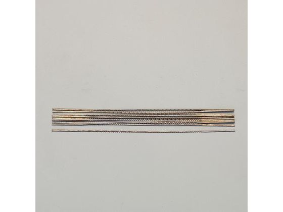 【仕様】●全長：130mm●断面：1．4（幅）×0．49（厚み）mm●山数：16●入数：10本●木材やプラスチックの切断に●番数（＃）：6【備考】※メーカーの都合により、パッケージ・仕様等は予告なく変更になる場合がございます。【検索用キーワ...