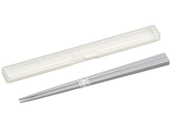 【商品説明】シンプルでスリムな箸箱セットです。シリコーンパーツ付で持ち運ぶ時にカチャカチャ音が鳴りません。箸の長さは18cmです。銀イオンの抗菌力が樹脂表面の細菌の増殖を抑制します。（抗菌加工部分：本体・箸）食器洗浄機・乾燥機ともに使用可能...