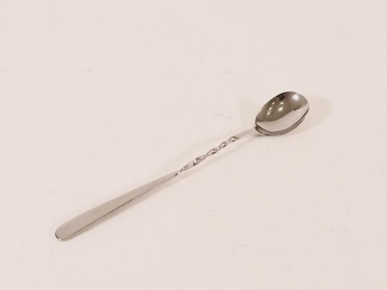 【商品説明】お好み焼き作りに必須商品。【仕様】●サイズ（約）：全長175mm●素材・材質：18−0ステンレス●日本製【備考】※メーカーの都合により、パッケージ・仕様等は予告なく変更になる場合がございます。【検索用キーワード】カンダ　かんだ　...