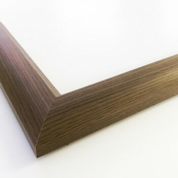 木製のシンプルな額縁です。サイズ大衣サイズ個装サイズ：57.6×46.1×3cm重量個装重量：2200g素材・材質フレーム:木製表面材:アクリル仕様作品寸法:507×392mm付属品吊紐生産国日本fk094igrjs