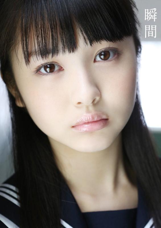 浜辺美波 ファースト 写真集 『 瞬間 』【 ご注文確定のタイミングについて 】 商品は他サイトでも販売しているため、在庫反映にタイムラグが生じる場合がございます。入れ違いで完売となった際は、速やかにメールでご連絡の上、キャンセルのお手続き...