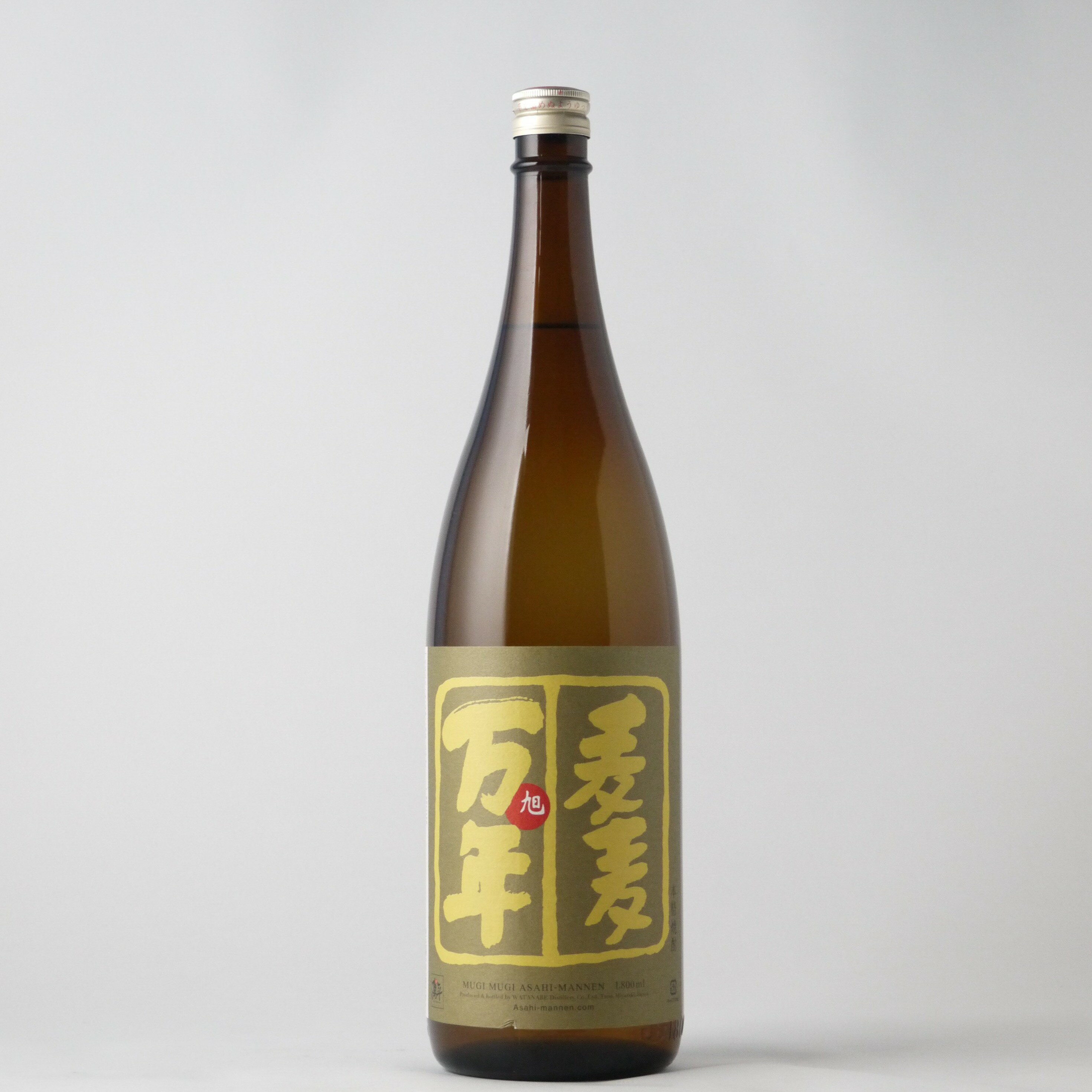 白麹常圧蒸留の原酒を3年以上じっくりと長期貯蔵熟成しました。香ばしくまろやかなが風味が口いっぱいに広がります。麦と熟成したフレーバーがバランスよく重なった一本。お湯割りにするとより一層、麦の風味が薫ります。 『焼酎造りは畑から始まる』 自家...