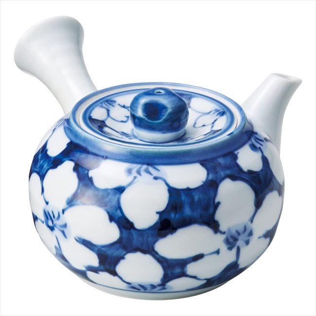 ■商品紹介：古き良き時代からの贈り物。ヨーロッパ貴族が愛した格調高い古伊万里青磁絵の藍色の濃淡を至高の土と熟練職人さんの筆により光玉窯が焼き上げた本格的な手描きの急須です。家庭用食洗機使用可。 ■商品内容：10.5×15.8×8cm（370...