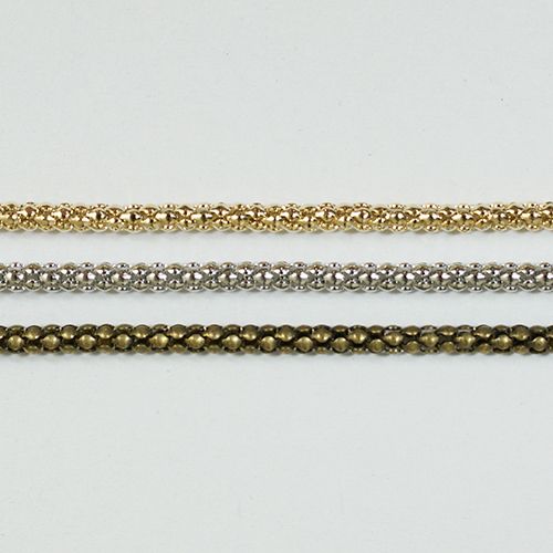 こちらは基本的に真鍮製のろう付け（溶接）無しのチェーンになります。チェーンの1コマ1コマをろう付けしていないので、細いチェーンは切れてしまうこともあります。その代わり後でチェーンをつないだり、チェーンのコマをはずしてパーツで使用したりと、使...