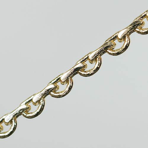 ハート型のデザインチェーンです。 表面にカットが入っているので、キラキラと見えます。 ※ロットによってメッキの濃さやチェーンのサイズ等が若干変わる場合がございますので、あらかじめご了承下さい。 1コマのサイズ：約3.1×4×0.9mm 材質...