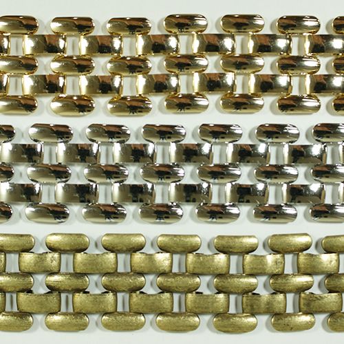 こちらは基本的に真鍮製のろう付け（溶接）無しのチェーンになります。チェーンの1コマ1コマをろう付けしていないので、細いチェーンは切れてしまうこともあります。その代わり後でチェーンをつないだり、チェーンのコマをはずしてパーツで使用したりと、使...