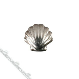 旧商品名は【Pieadra】です。繊細で可愛いらしい貝殻を表現したメタルパーツです。 【カラー】　シルバー 【サイズ】　5mm×5mm 【梱包数】　30P