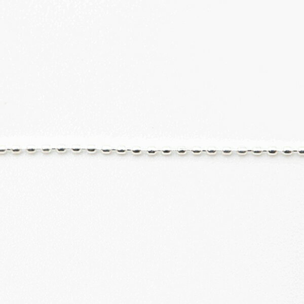 0.8のボールチェーンです。 お好みの長さにカットしてお使い下さい。 カラー：シルバー　0.8mm 内容量：長さ100mm