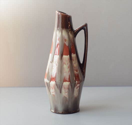 希少なドイツ・ミッドセンチュリー期の逸品！ドイツ製ヴィンテージScheurichの陶器の花瓶です。1960-1970年代頃と思われるヴィンテージ陶器でジャーマン・アートポタリー German Art Potteryと称され世界的にファンやコ...