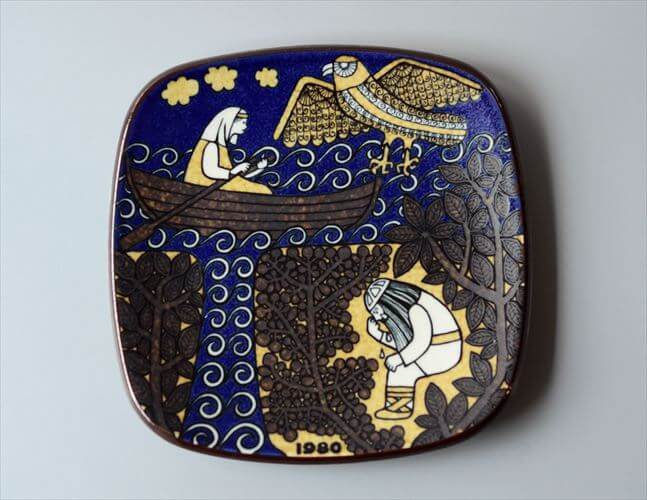 アラビアの人気ヴィンテージ・ディスプレイ！フィンランドの名窯ArabiaのKalevalaイヤープレート、1980年のデザインになります。1976-1999年の間に毎年1デザインリリースされてきたフィンランドの叙事詩をイラスト化したものがこ...