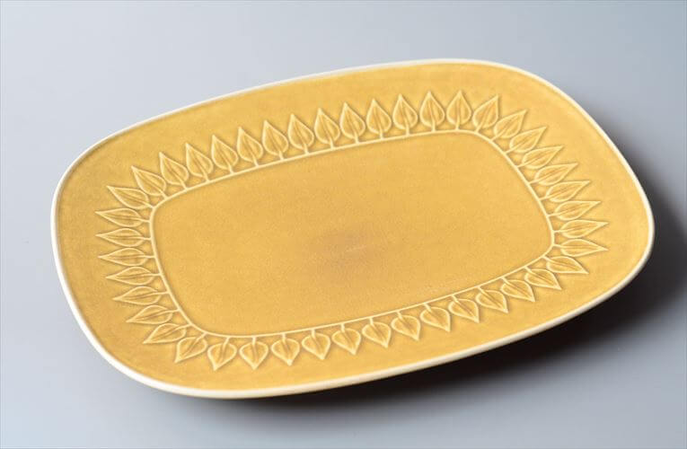 洗練された北欧ヴィンテージの空気感を演出！デンマーク製クイストゴーデザイン・レリーフシリーズ・30cm 角皿です。クイストゴーデザインの陶器製品は当時の北欧やヨーロッパを中心に絶大な人気を誇り、現在では廃盤であることから世界中にコレクターや...