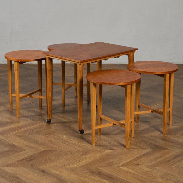 ブランド ノヴィ・ドモフ Novy Domov デザイナー ポール・ハンデバッド Poul Hundevad (1917-2011) サイズ（単位mm） - 幅 620 奥行き 420 高さ 565 主な素材 - チーク- ブナ 特記事項 ...