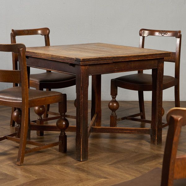 ブランド-デザイナー-サイズ（単位mm）- 幅 900-1200-1500 奥行き 900 高さ 760主な素材- オーク特記事項- 脚固定式- 構造上、天板を持ち上げると外れます- チェアは含まれませんコンディション★★★★★★ 新品、未...