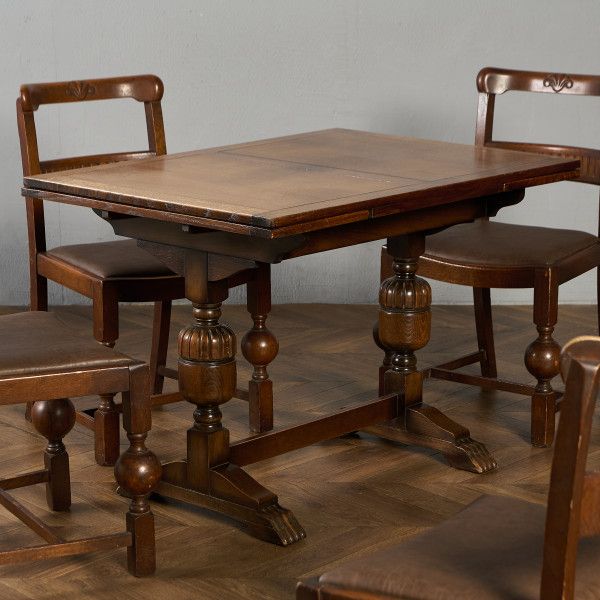 ブランド-デザイナー-サイズ（単位mm）- 幅 1050-1350-1650 奥行き 755 高さ 700主な素材- オーク特記事項- 構造上、天板を持ち上げると外れます- チェアは含まれません- 脚固定式- 拡張した際、天板にズレがあるた...