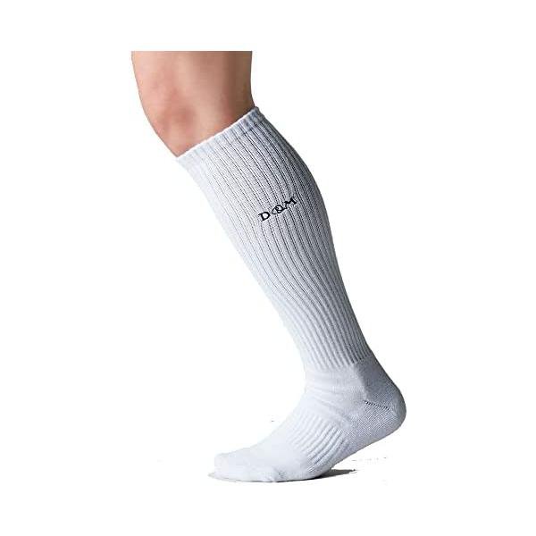 脚を摩擦から守ります。激しい動きによる足底の衝撃を吸収し、ソックス内部の汗をすばやく乾かしサラッとした肌触りを実現します。脚を摩擦から守ります。激しい動きによる足底の衝撃を吸収し、ソックス内部の汗をすばやく乾かしサラッとした肌触りを実現します。